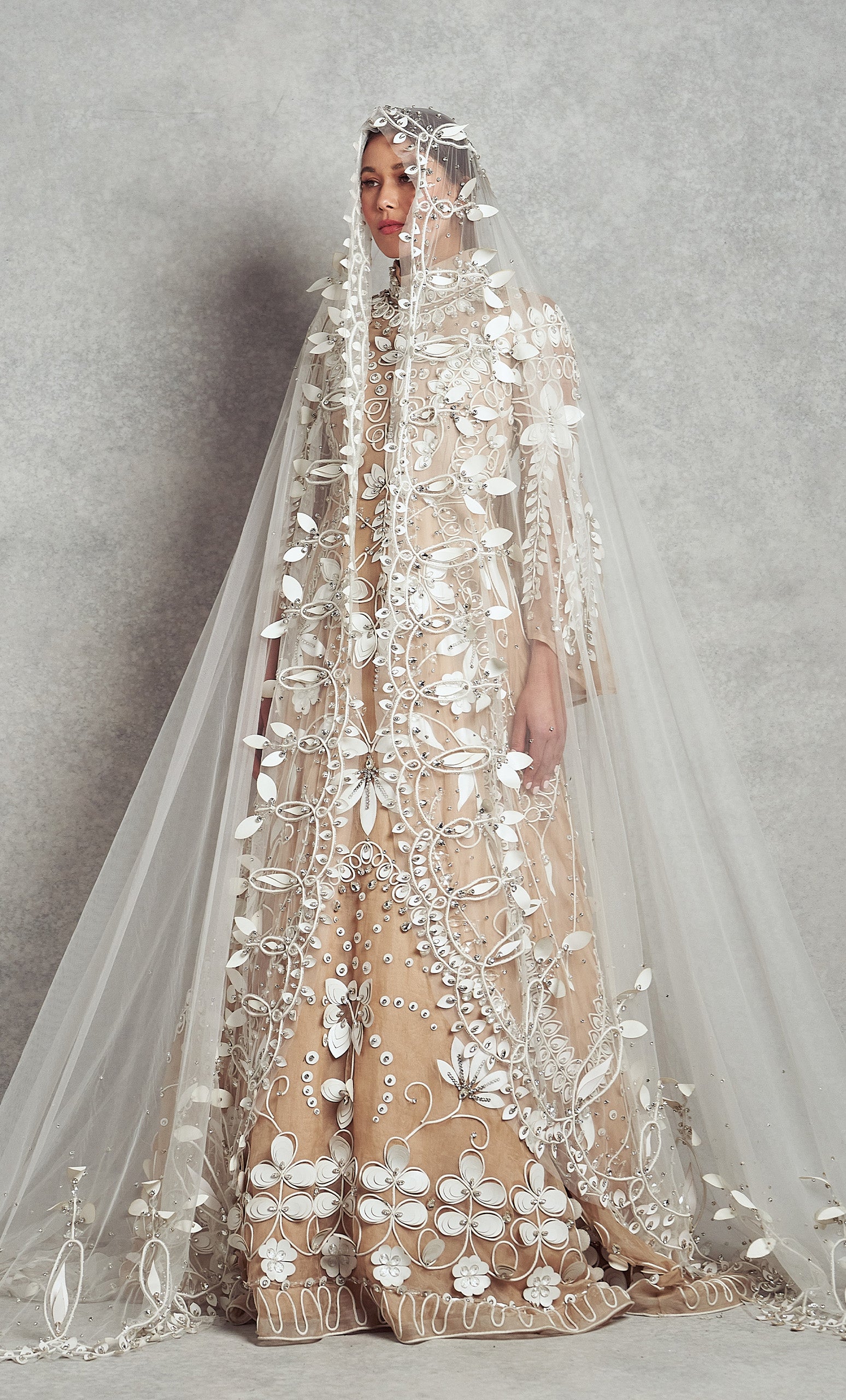 SOFIA BRIDAL VEIL | V1-C13 | NUDE/OFF WHITE | – Vivienna Lorikeet